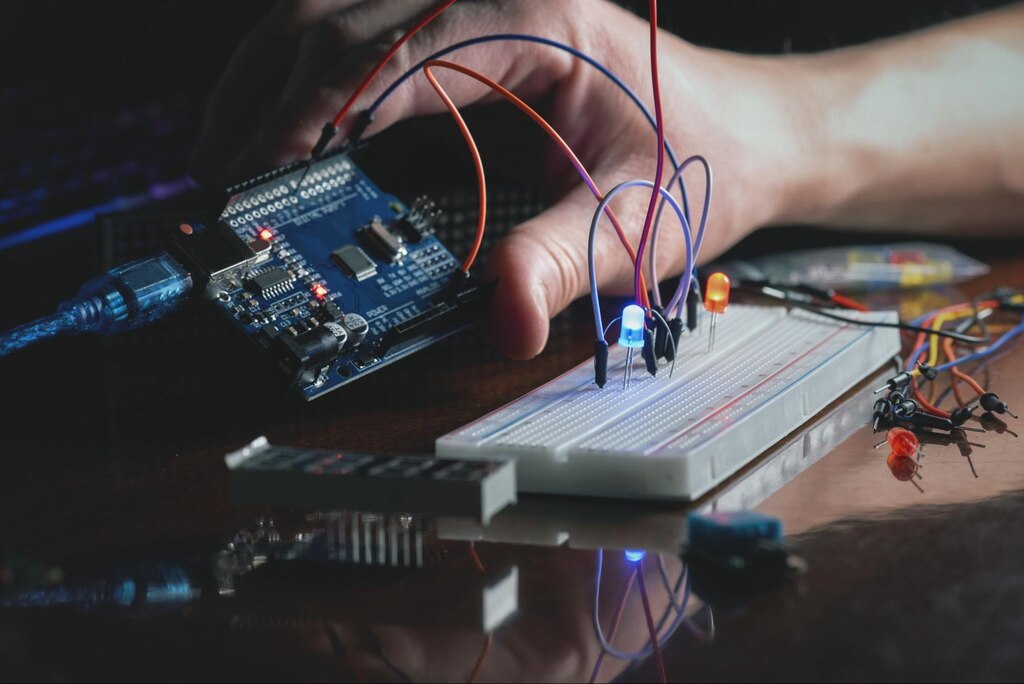 What is Arduino? How it works and learn how to use it
